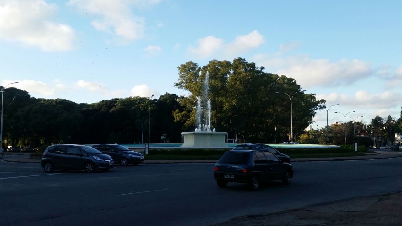 Batería de semáforos para el entorno de la fuente luminosa de Parque ...