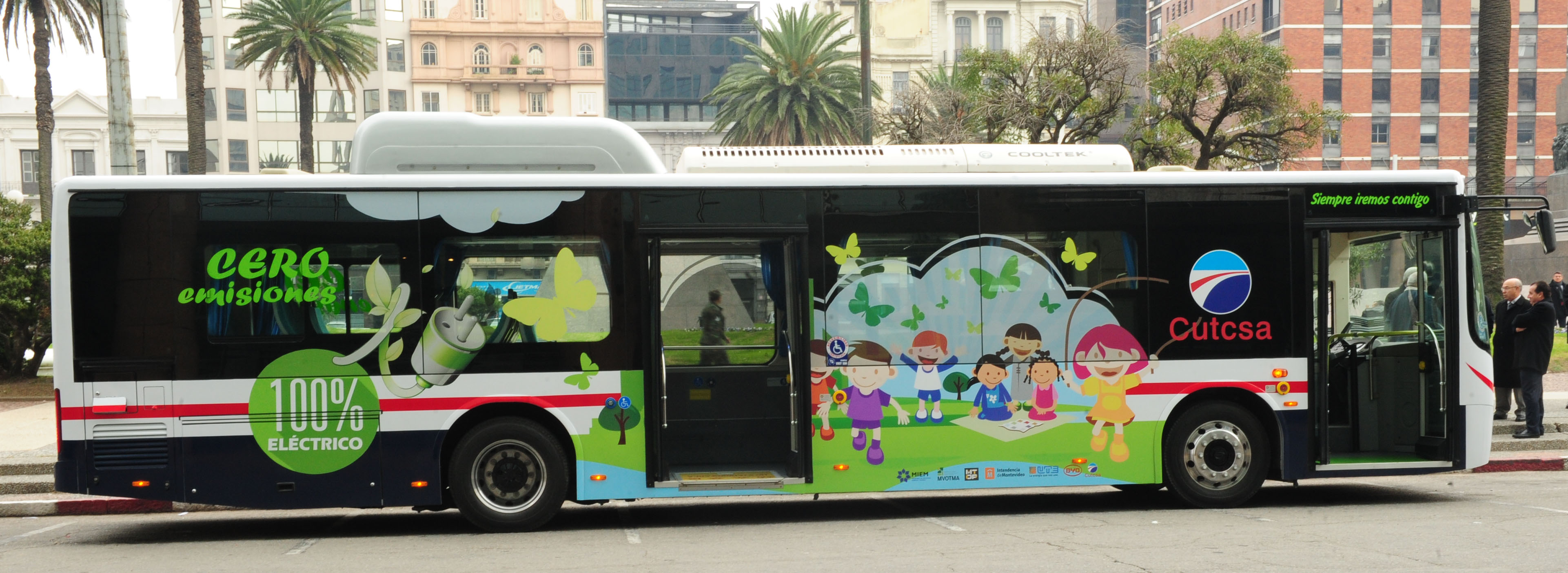 Ómnibus eléctricos llegan en noviembre a Montevideo - 970 Universal