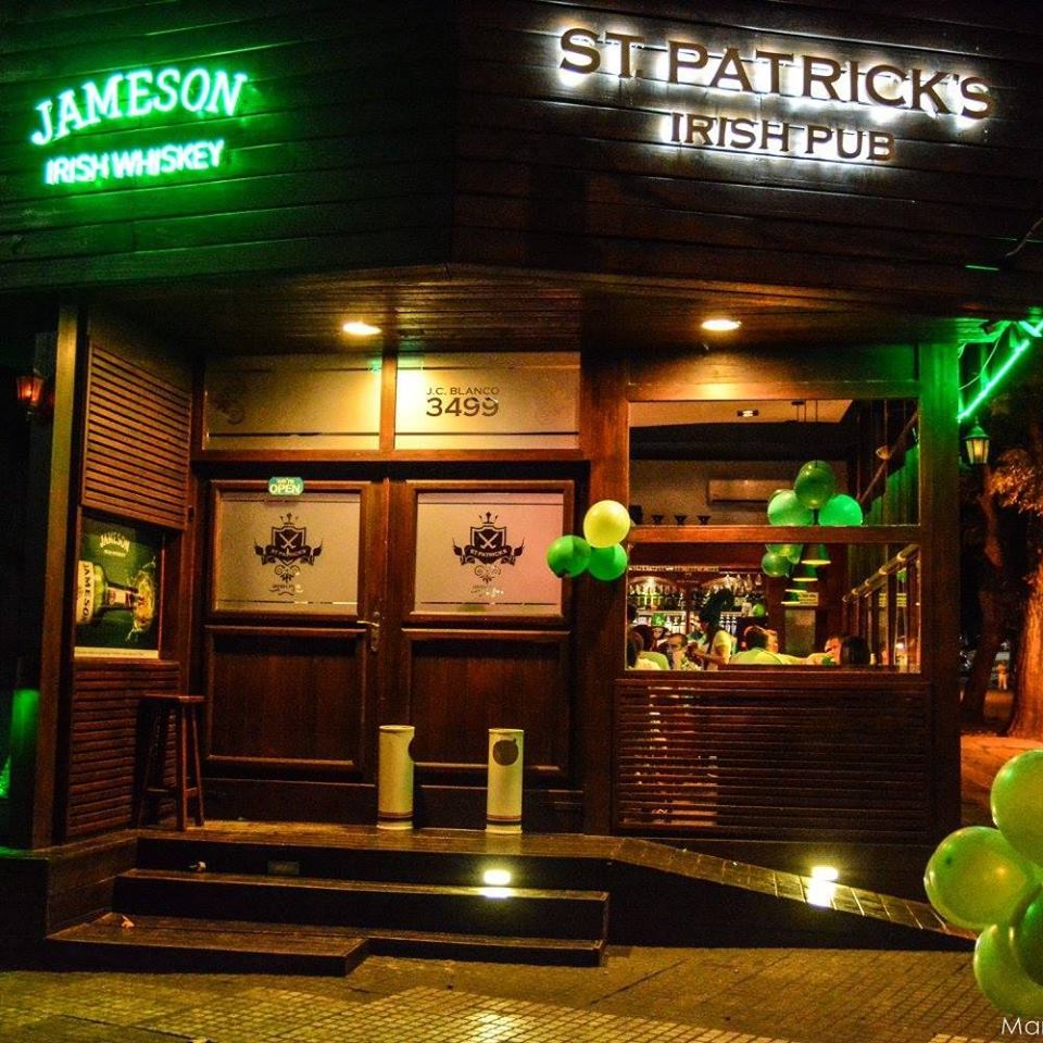 Rapiña a pub "St. Patrick's" - 970 Universal