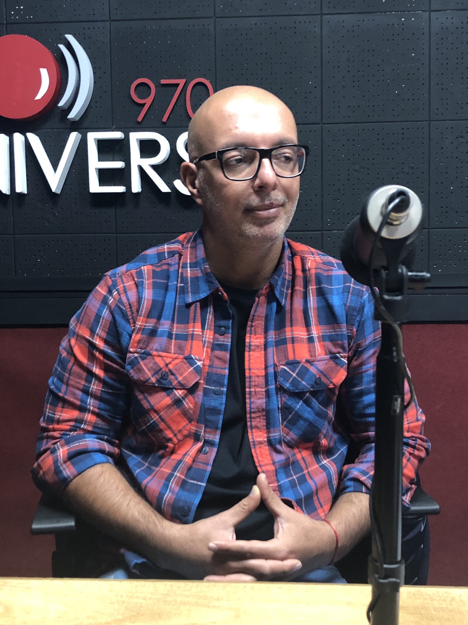 El chef Hugo Soca presenta el libro “Tierra en los pies”, su historia ...