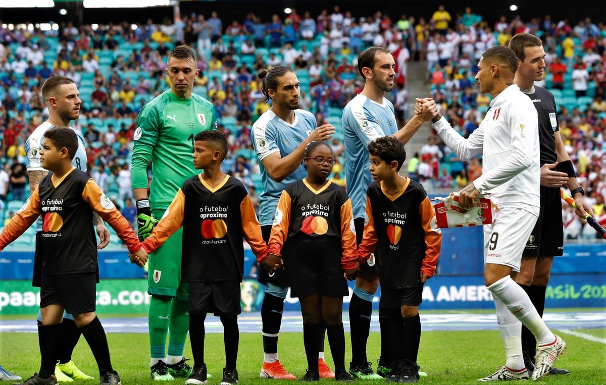 Uruguay trepó tres lugares en el ranking FIFA - 970 Universal