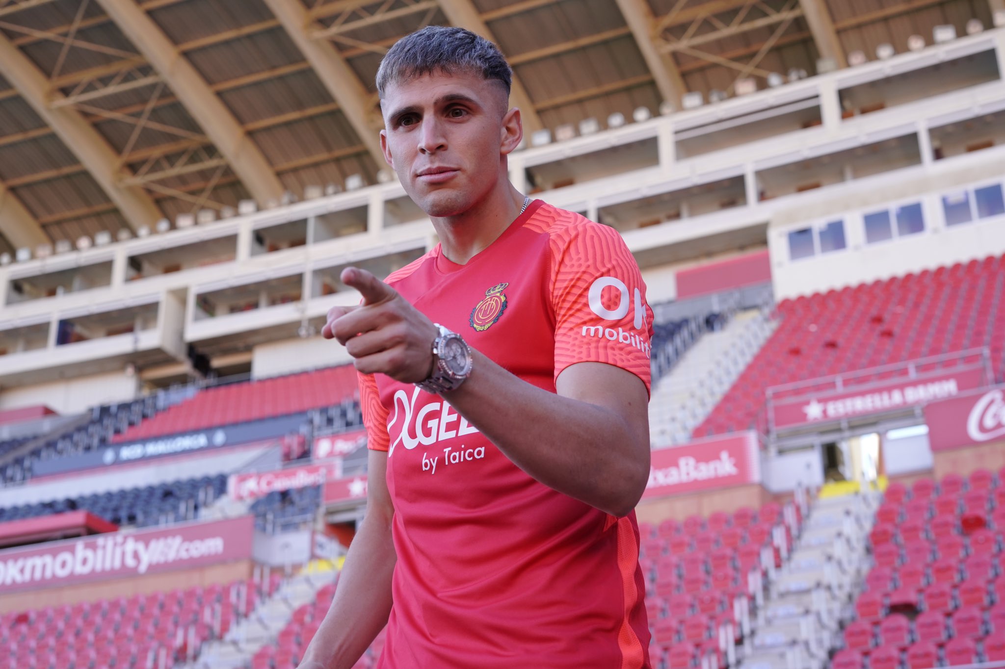 Giovanni González fue presentado en Mallorca - 970 Universal