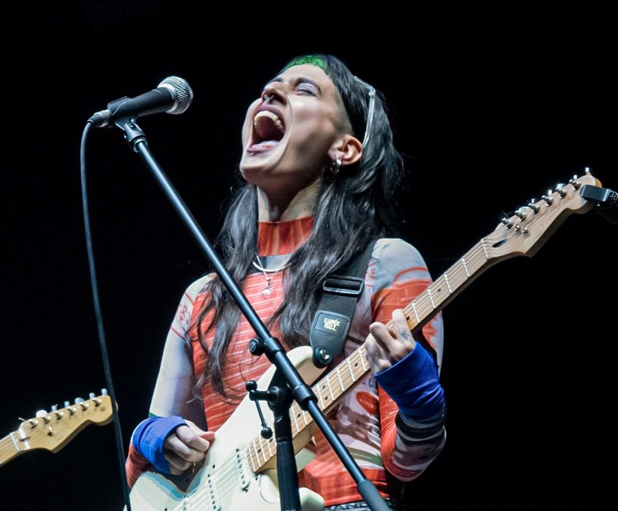 Rodra dijo que en sus canciones va de "lo más power a lo más etéreo ...