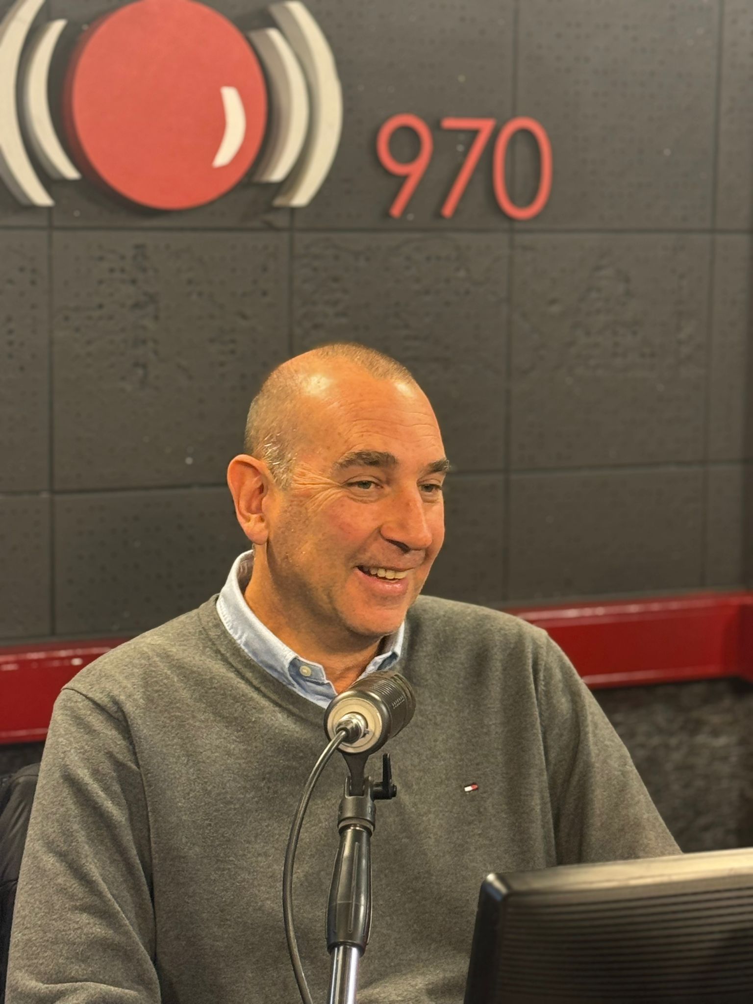 Gustavo Szczygielski campeón Sudamericano de basquetbol con Uruguay nos visitó en los estudios ...